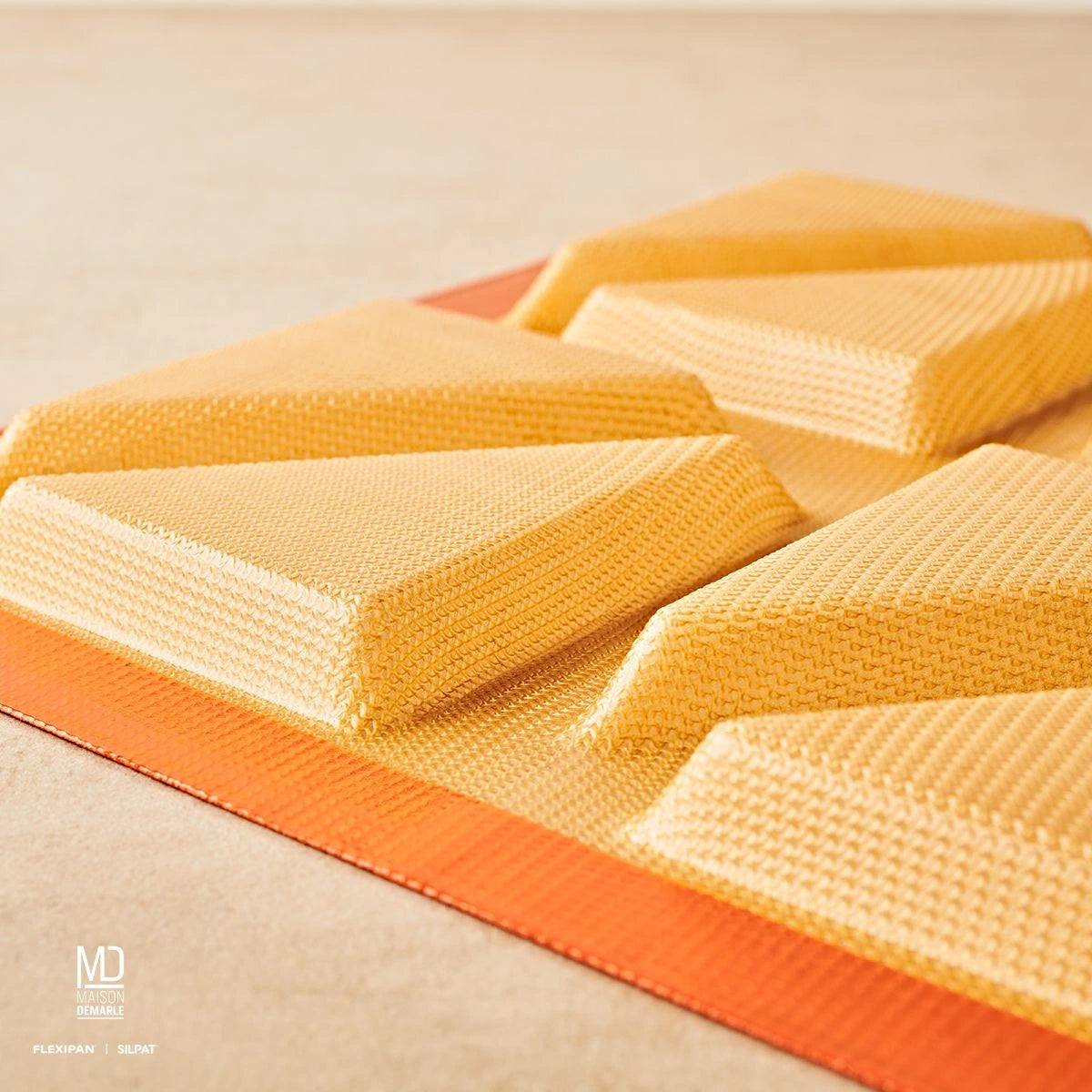 Moule 12 Triangles Silpat – Moule silicone | Maison Demarle – Boutique ...